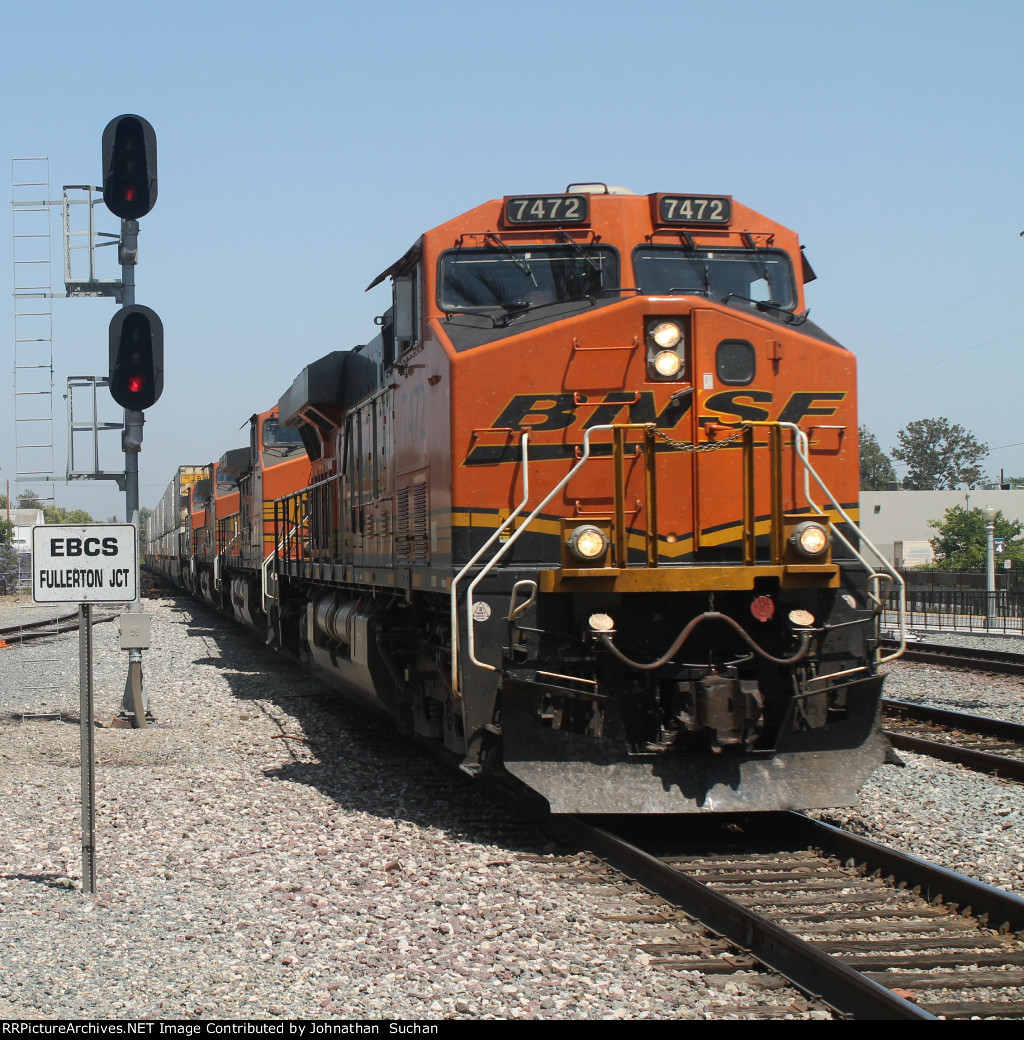 BNSF 7472 west